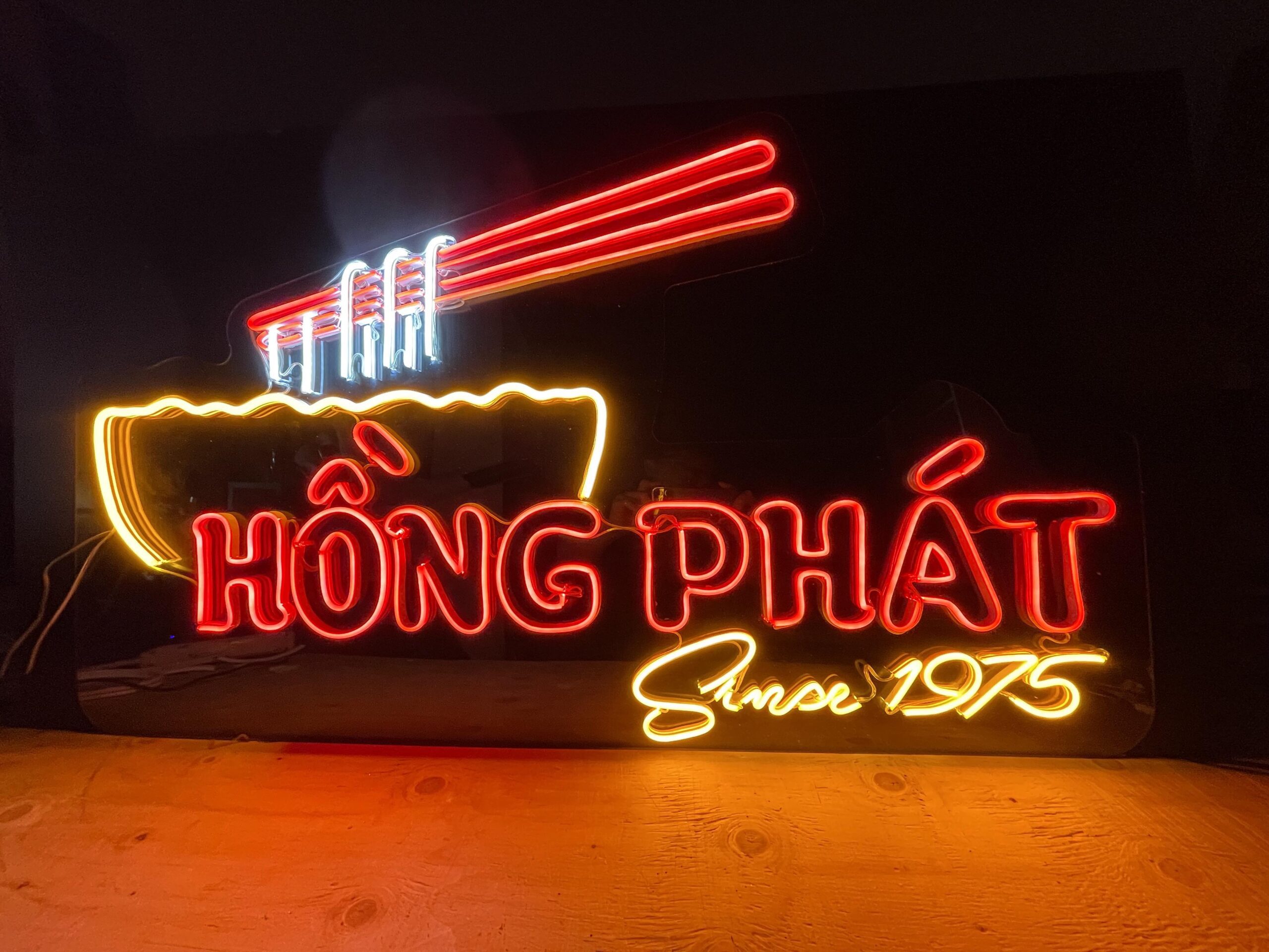 Noodle Restaurant Neon Sign - Signs Depot